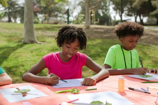 How to Communicate with a Nonverbal Autism Child - Goally