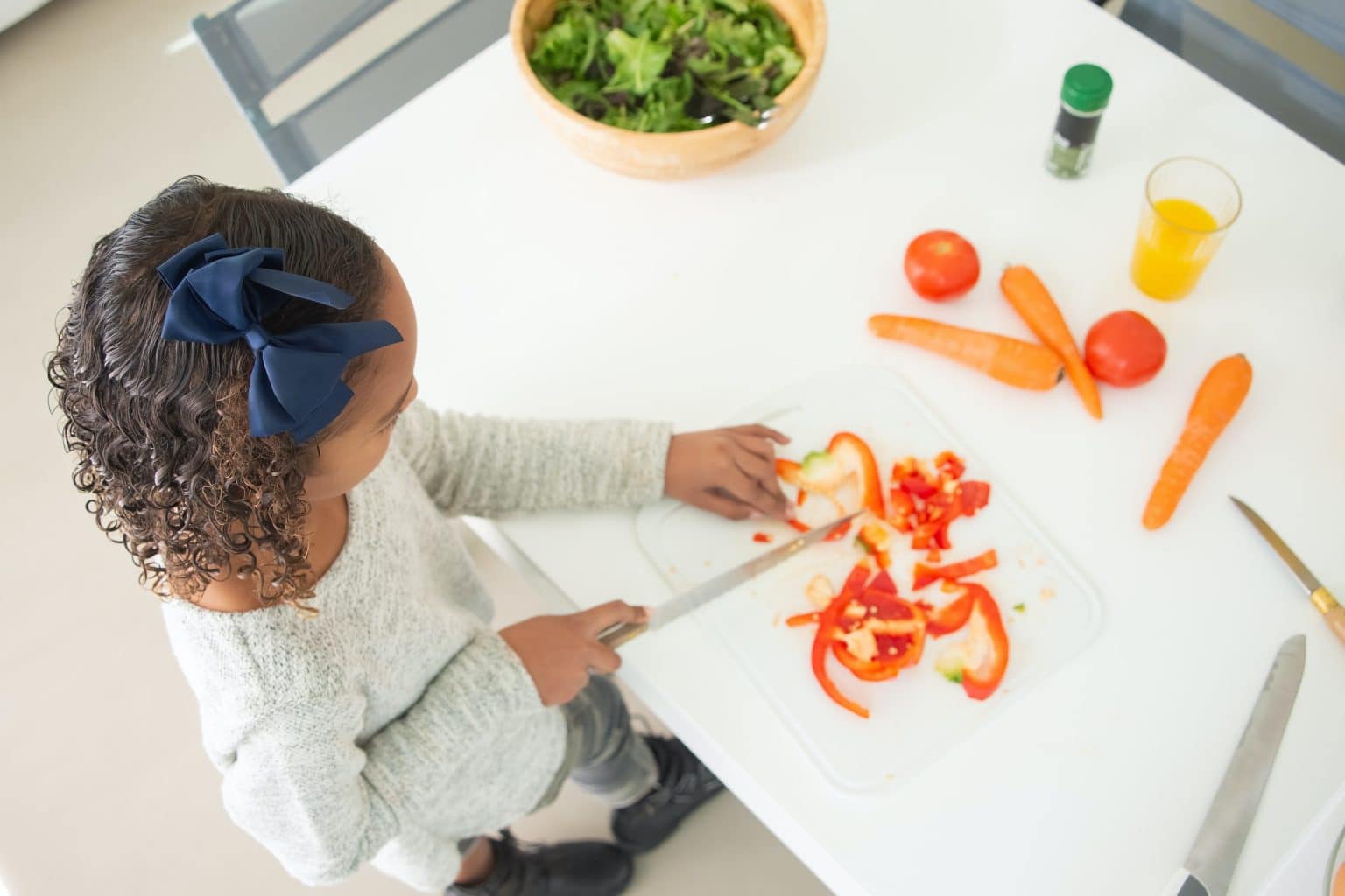How To Teach Kitchen Knife Safety for Kids - Goally