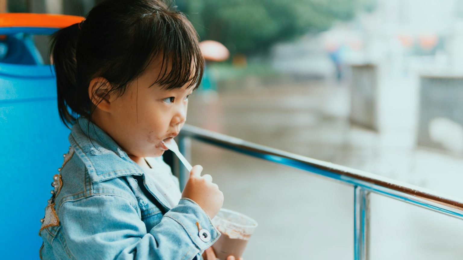 How To Hold a Spoon: A Step-by-Step Guide for Parents - Goally