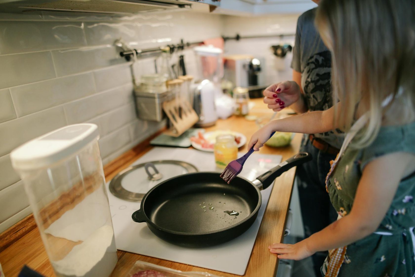 How to Heat Up Food in the Microwave - Goally